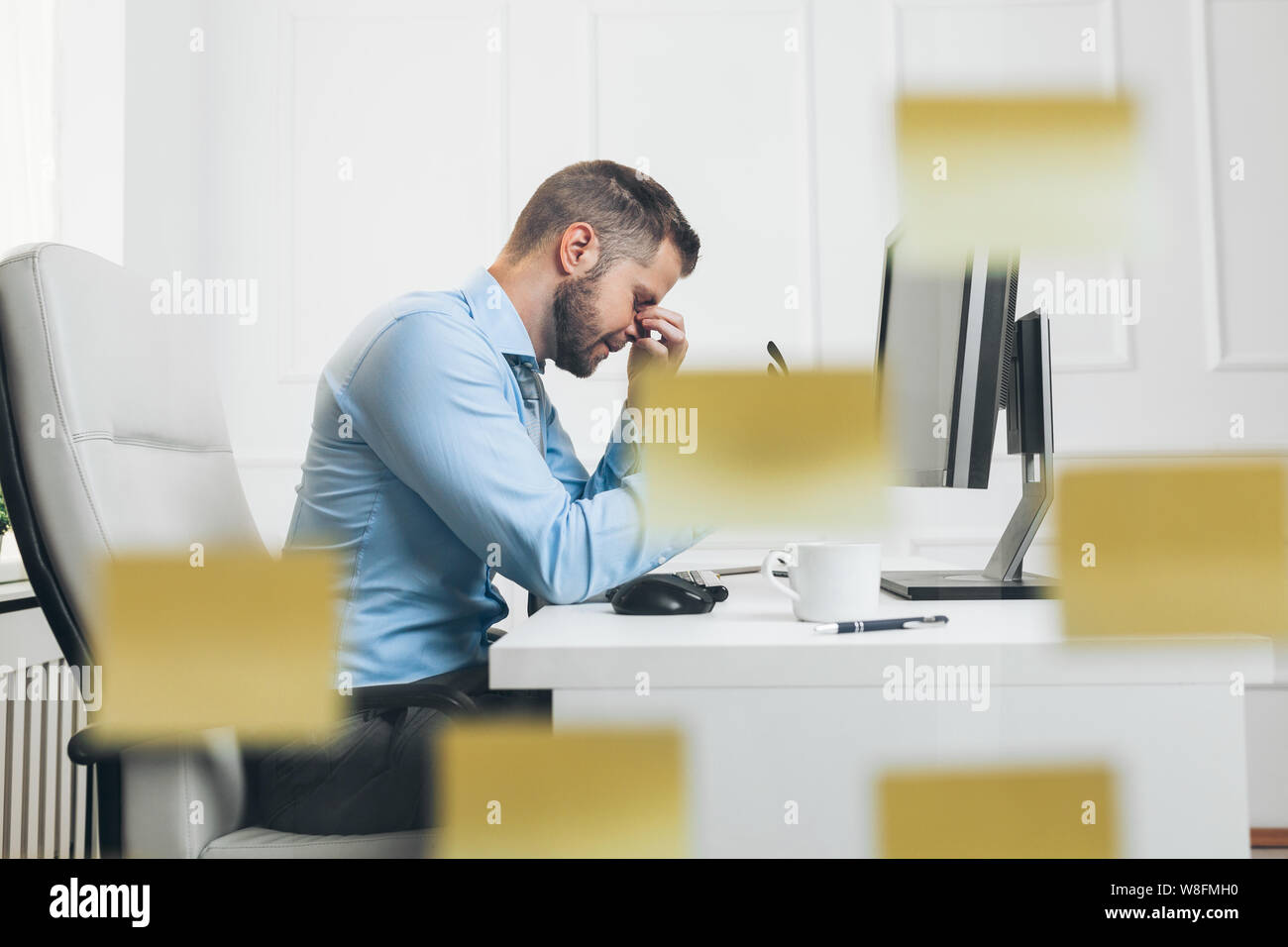 Tired at office desk workload hi-res stock photography and images - Alamy