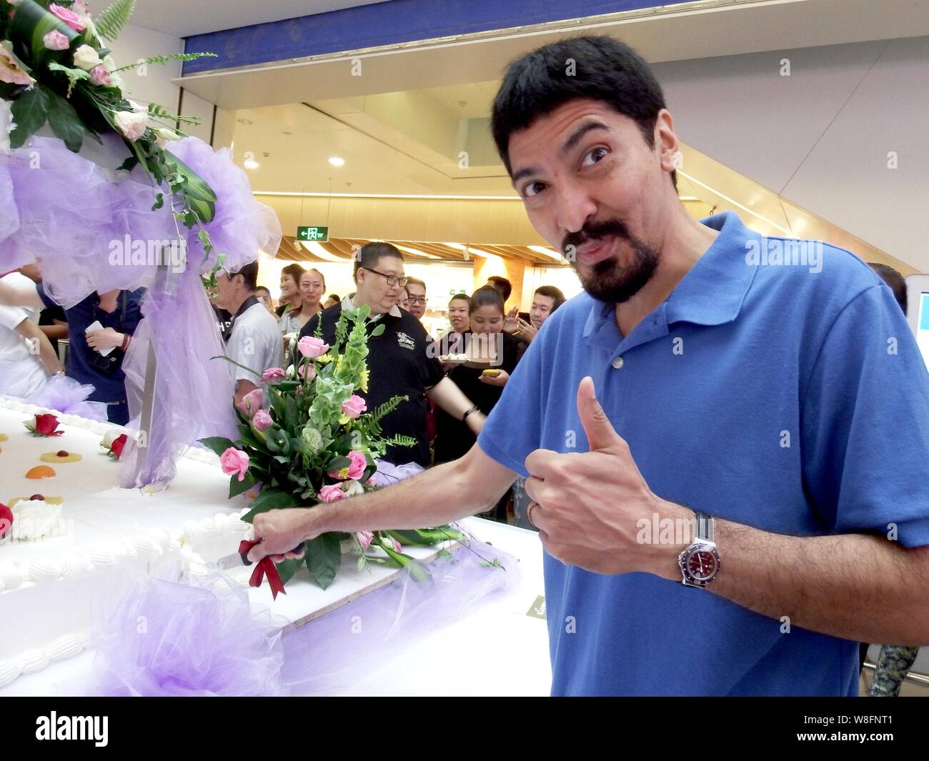 Foreign guest hi-res stock photography and images - Alamy