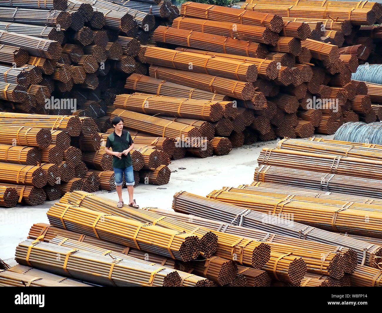 Chongqing iron and steel industry hi-res stock photography and images ...