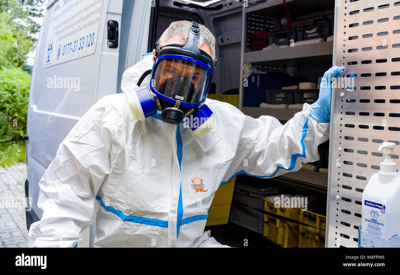 Crime scene cleaner hi-res stock photography and images - Alamy