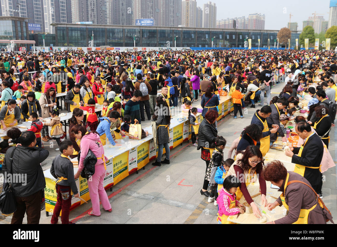 Dumpling tower hi-res stock photography and images - Alamy