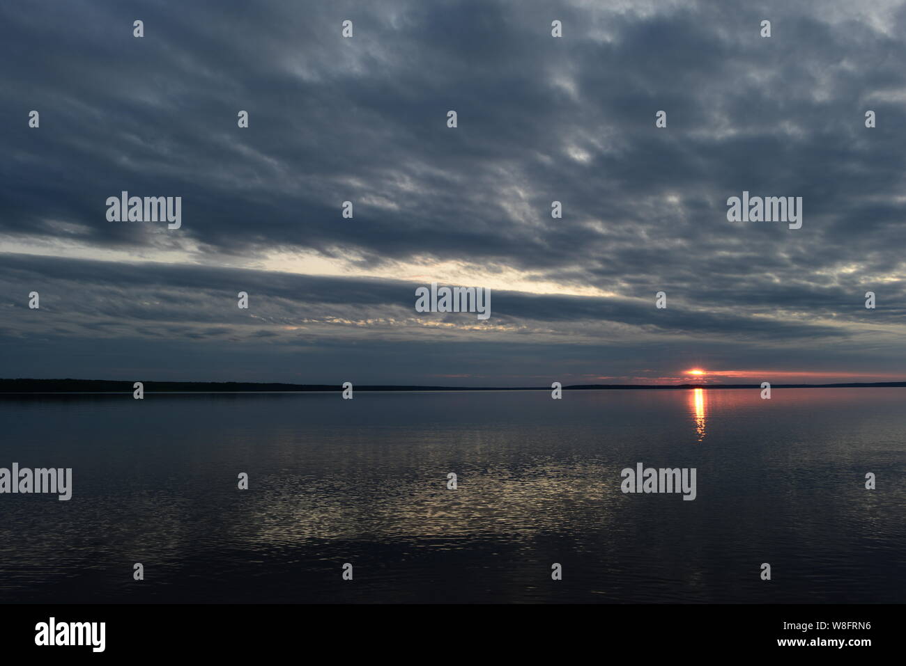 Sunbeam on the water hi-res stock photography and images - Alamy