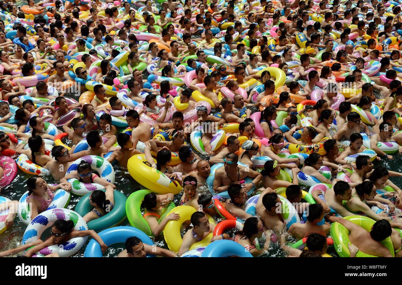 China dead sea swimming pool hi-res stock photography and images - Alamy
