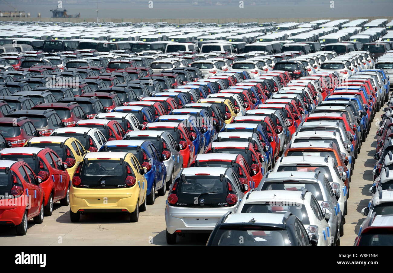 Cars for export on a port hi-res stock photography and images - Alamy