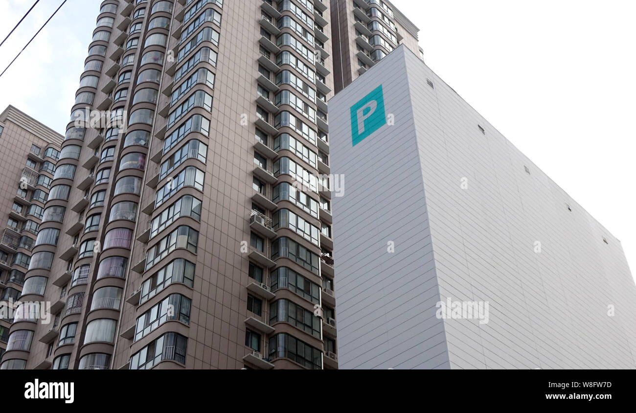 Car parking building hi-res stock photography and images - Alamy