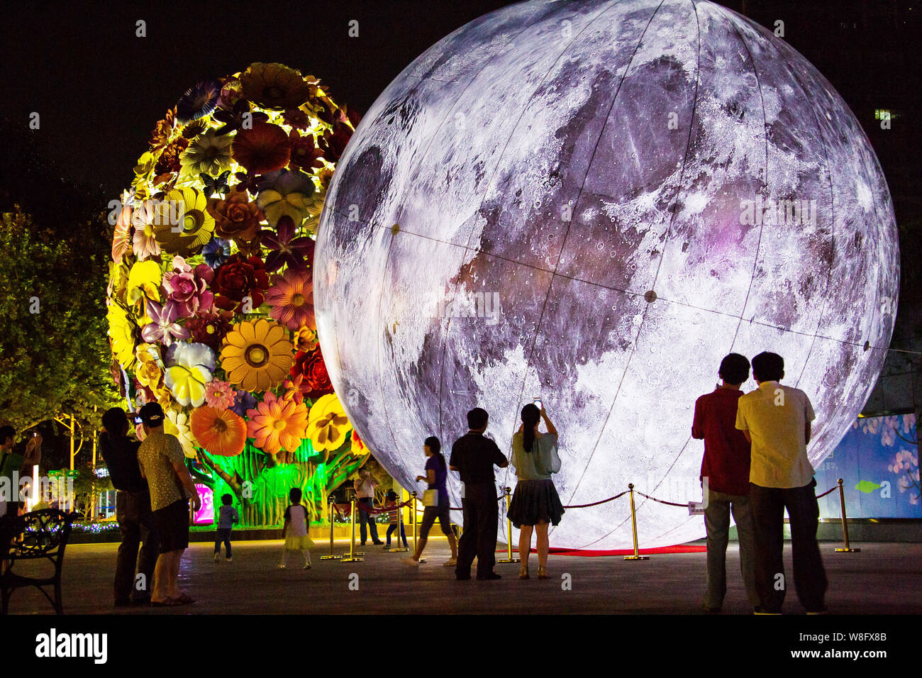 Giant Sphere High Resolution Stock Photography and Images - Alamy