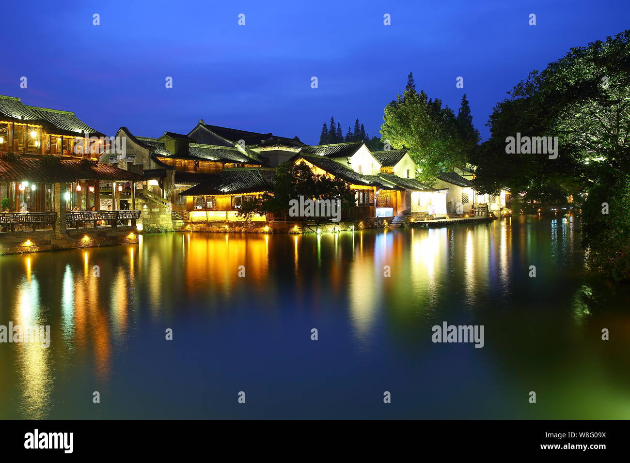 Traditional chinese houses hi-res stock photography and images - Alamy