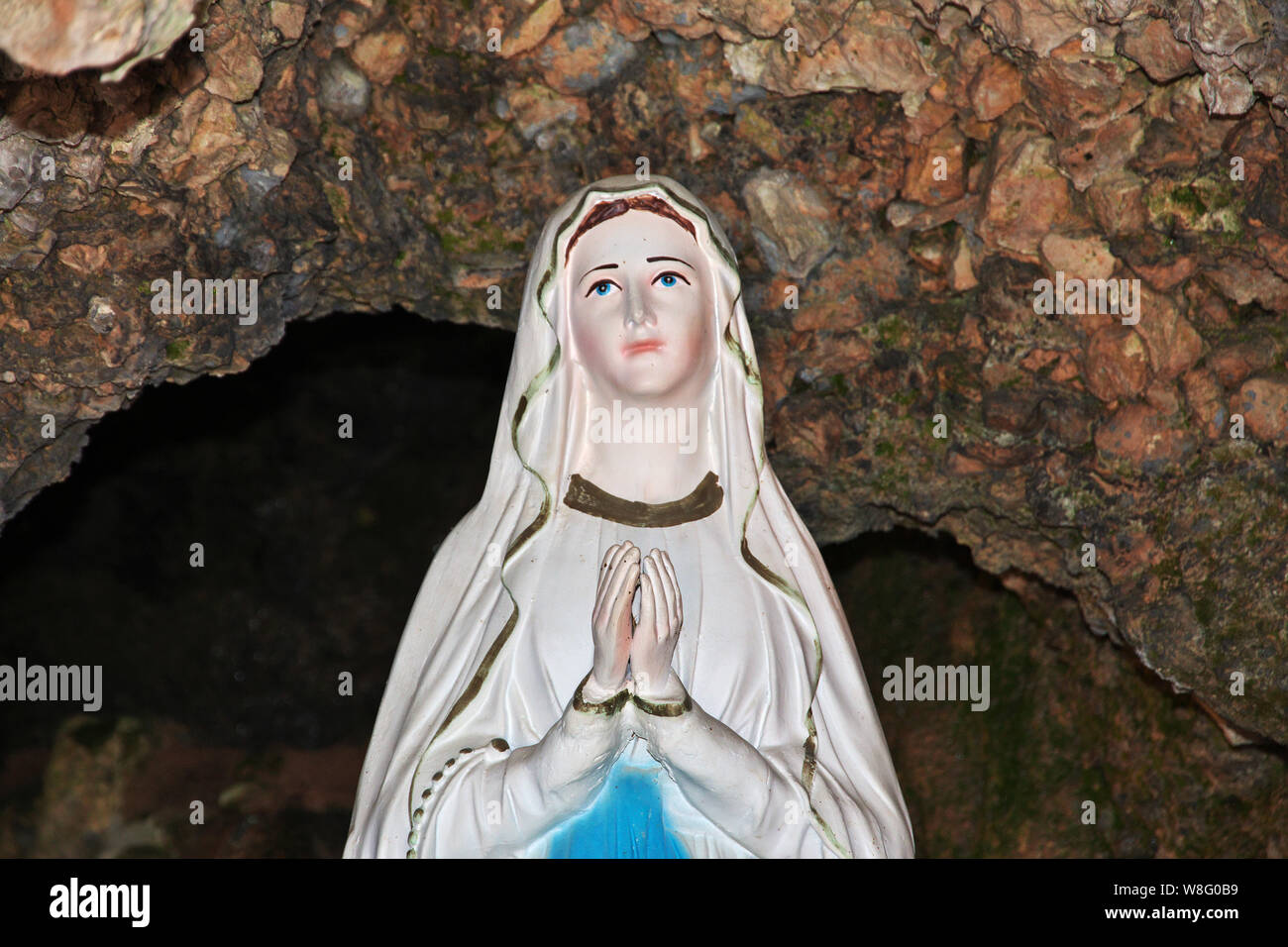 Fatima grotto hi-res stock photography and images - Alamy