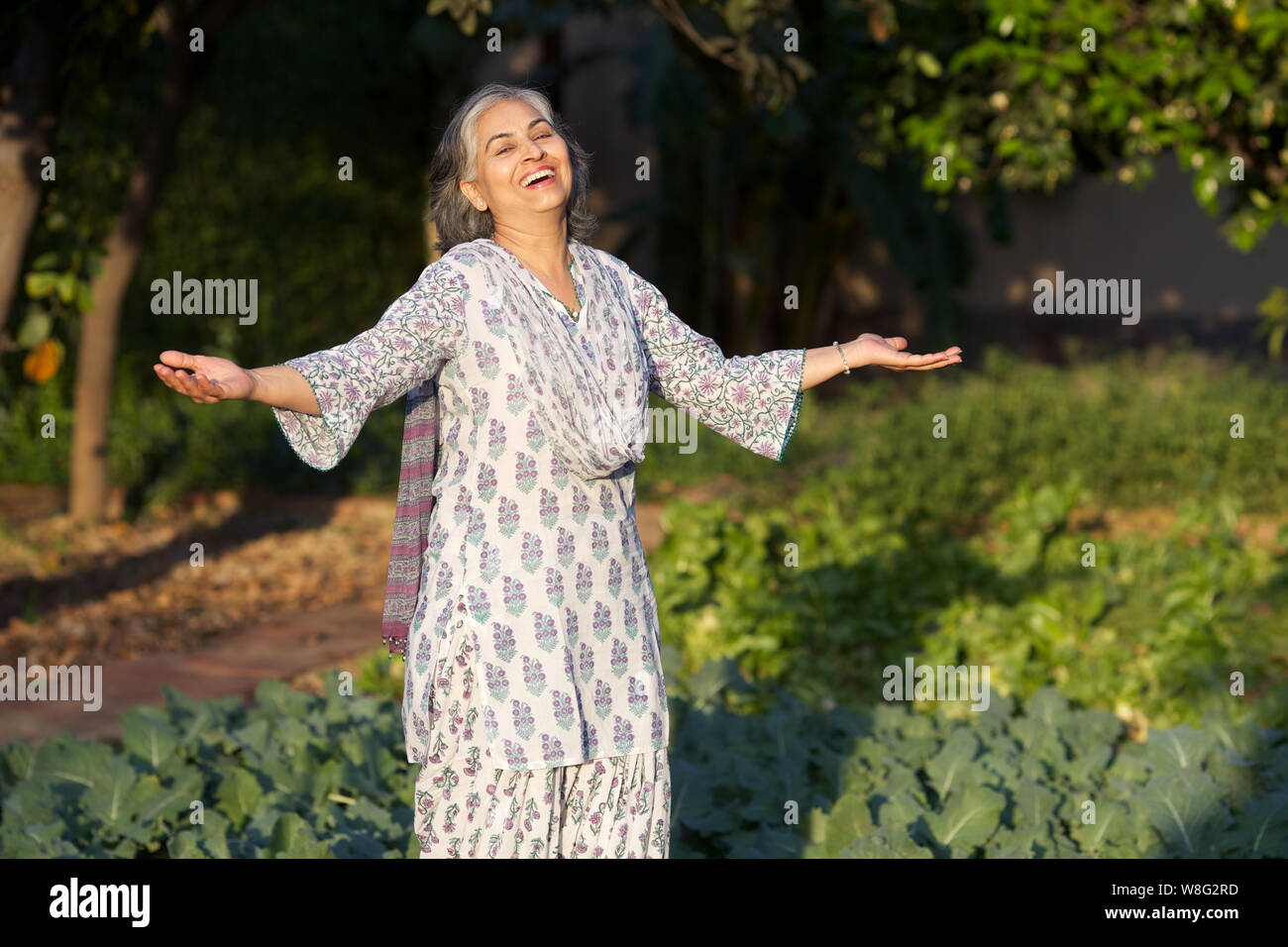 Outstretched hand elderly woman hi-res stock photography and images - Alamy