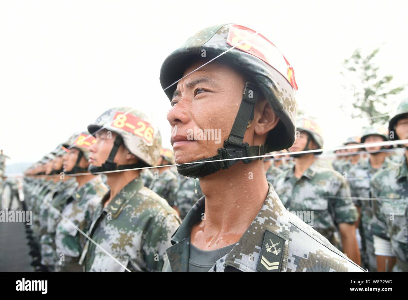 --FILE--Chinese soldiers of the PLA (People's Liberation Army) stand in ...