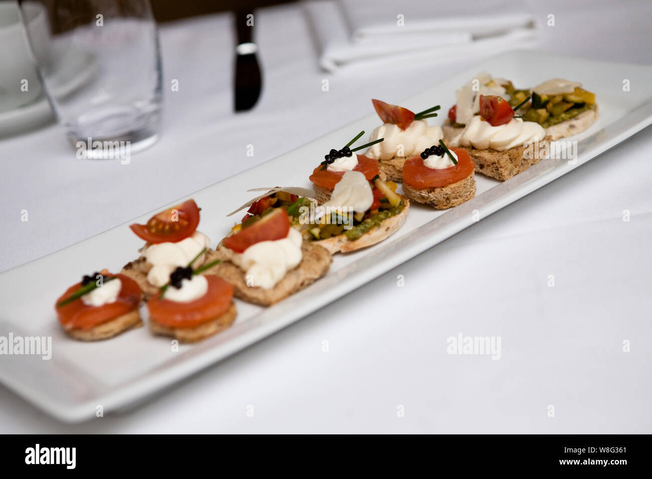 Serve canapes hi-res stock photography and images - Alamy