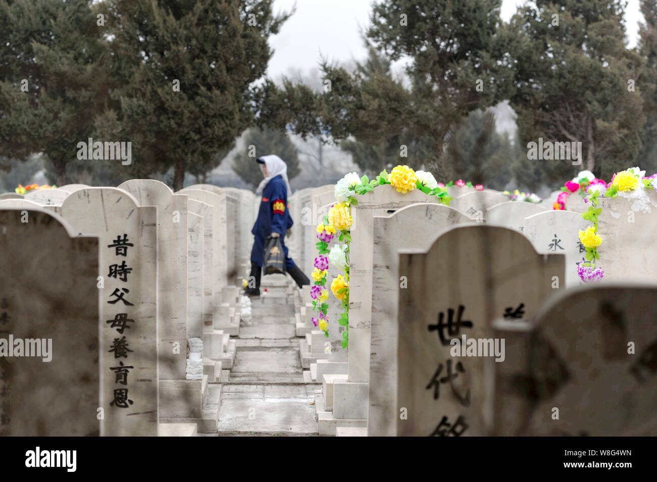 Burial of a worker hi-res stock photography and images - Alamy