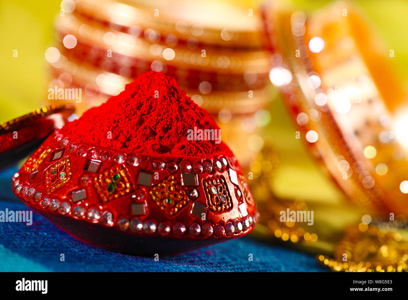 Vermilion powder hi-res stock photography and images - Alamy