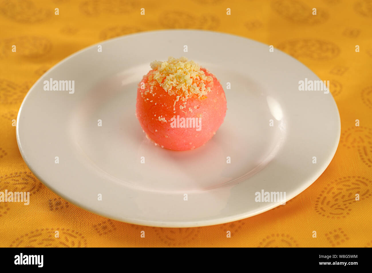 Rasgulla served in a plate Stock Photo - Alamy