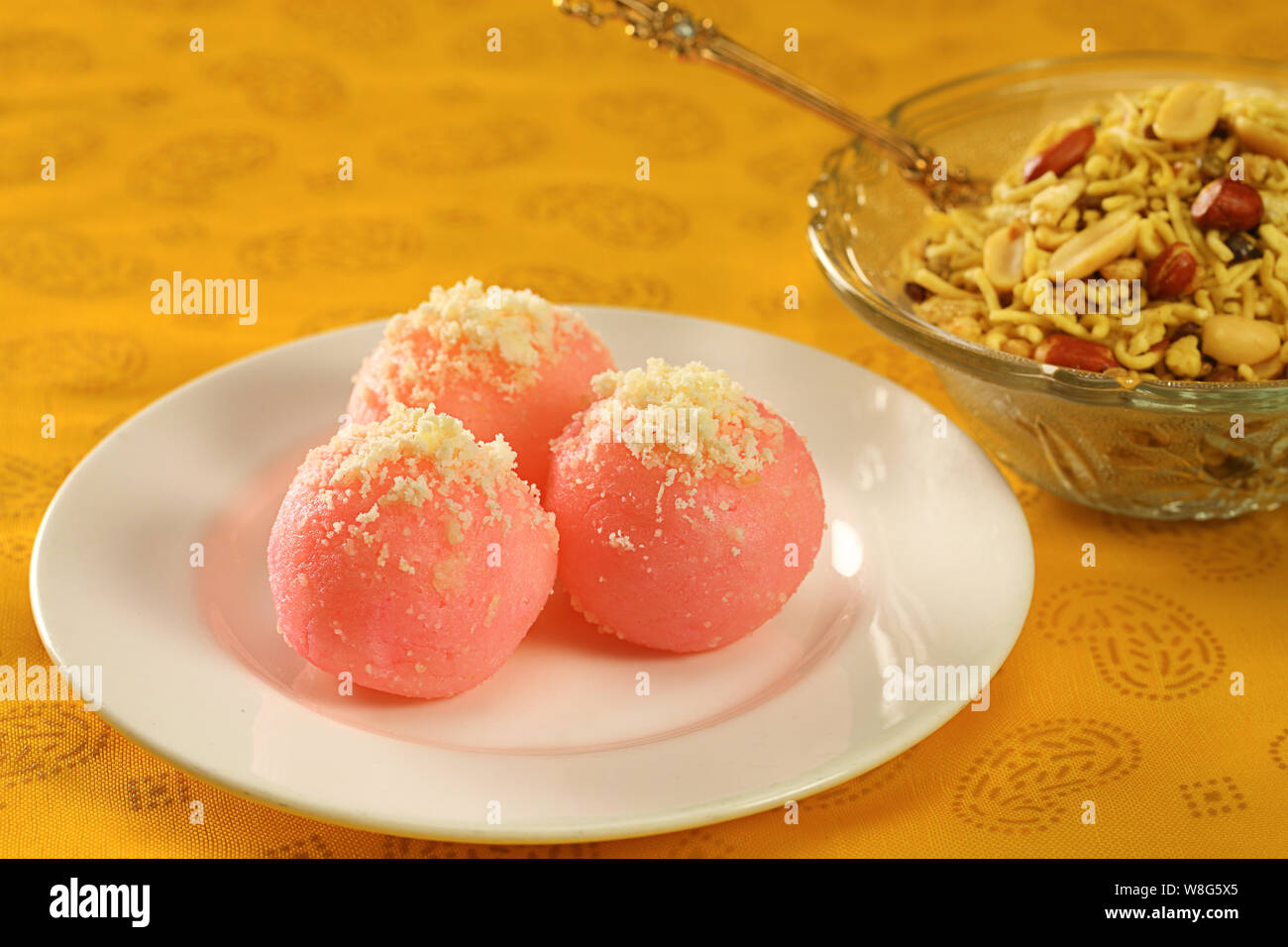 Rasgulla hi-res stock photography and images - Alamy