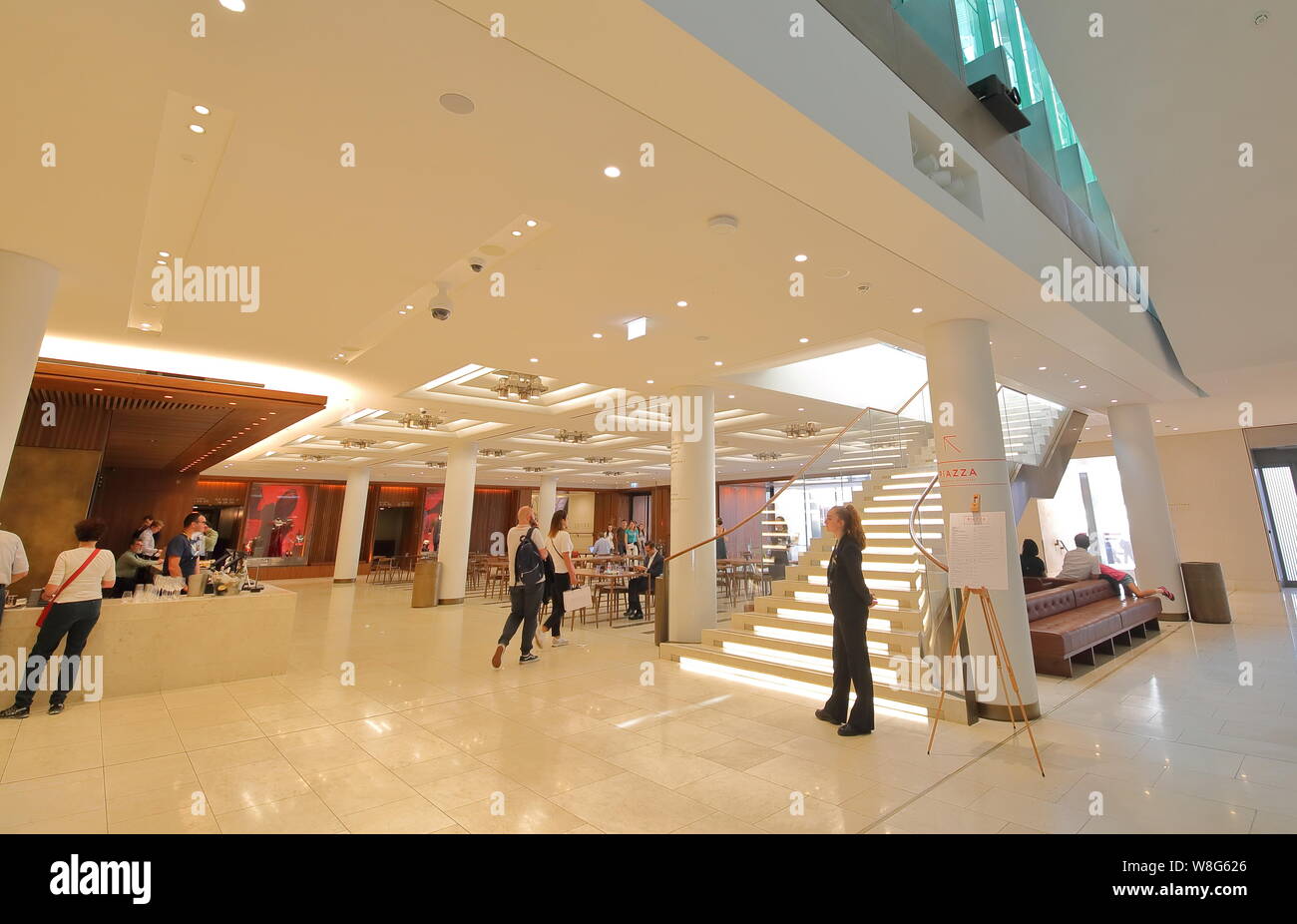 Royal opera house london interior hi-res stock photography and images ...