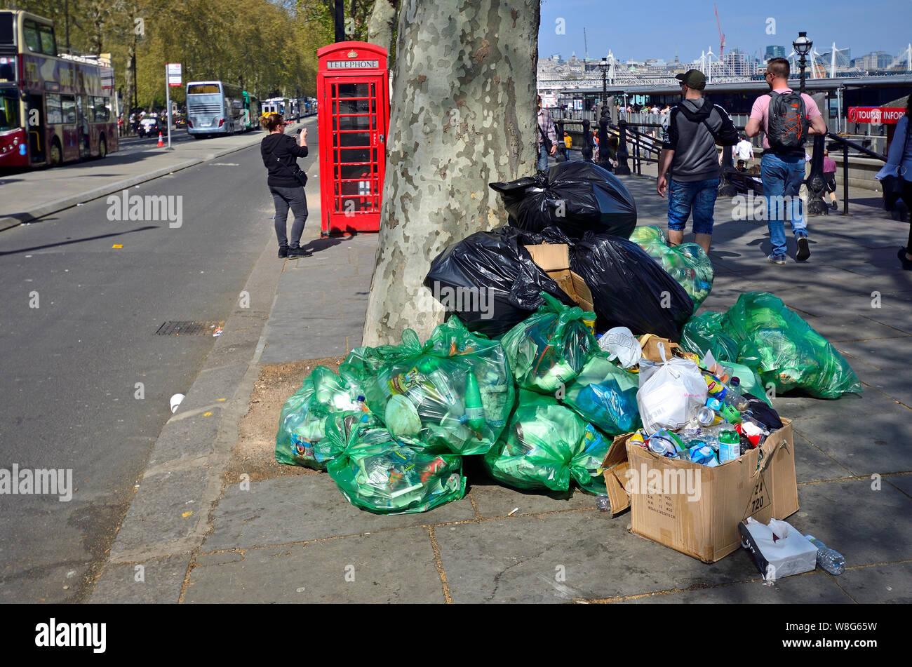 London garbage hi-res stock photography and images - Alamy