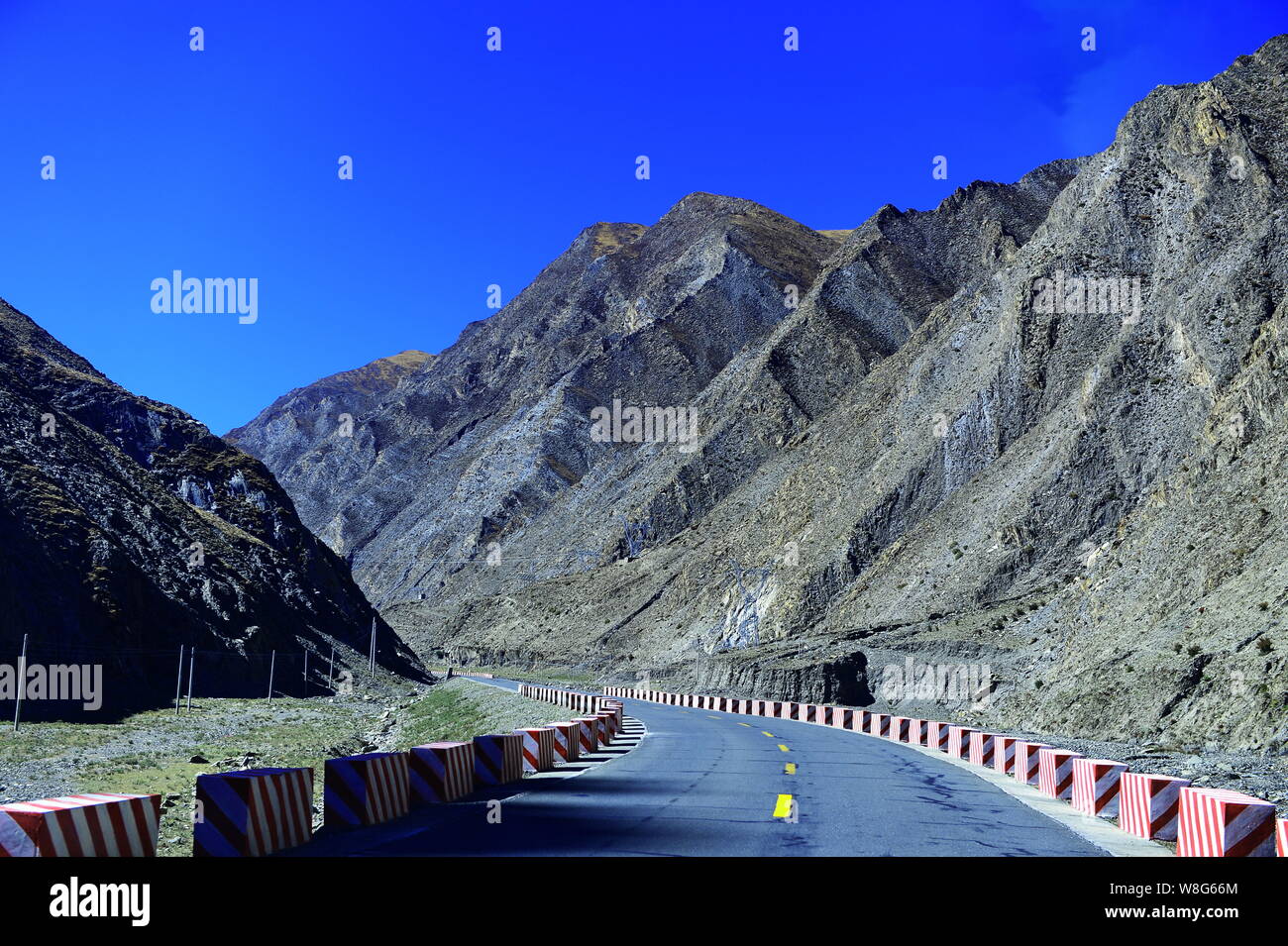 --FILE--Landscape of the China National Highway 318 near Lhaze county ...