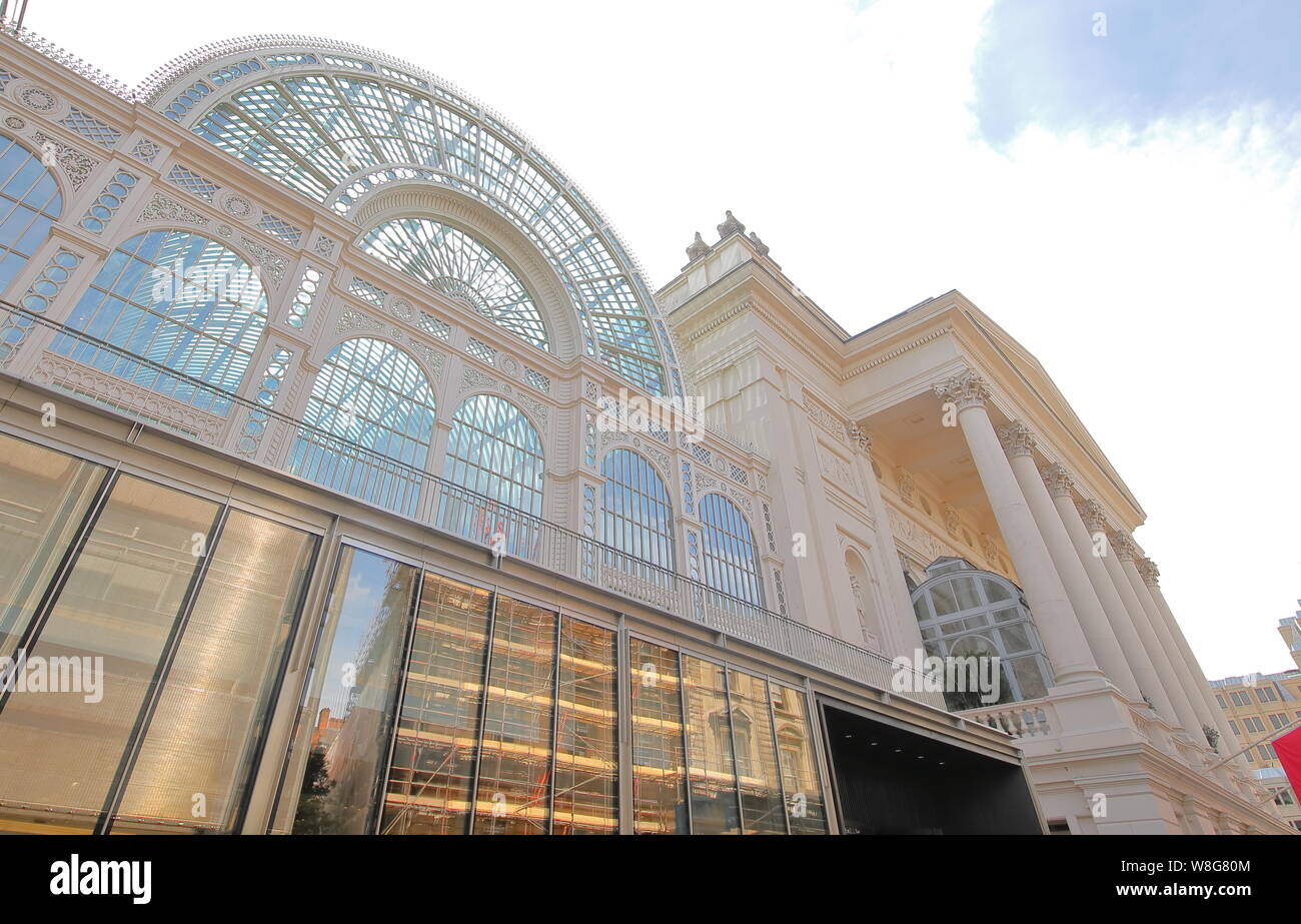 Royal Opera House London UK Stock Photo - Alamy