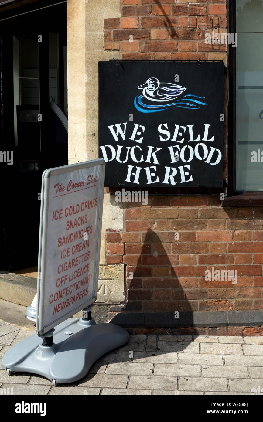 Duck feeding sign hi-res stock photography and images - Alamy