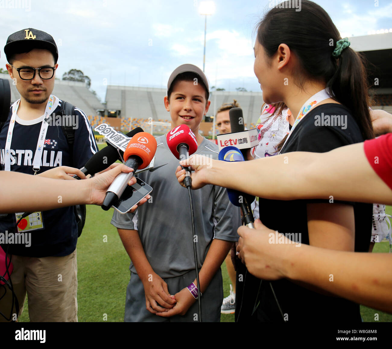 Australian national football team hi-res stock photography and images ...