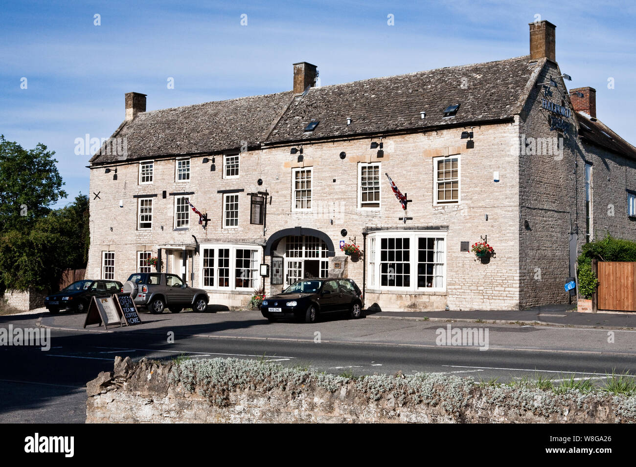 Pub entrance countryside hi-res stock photography and images - Alamy
