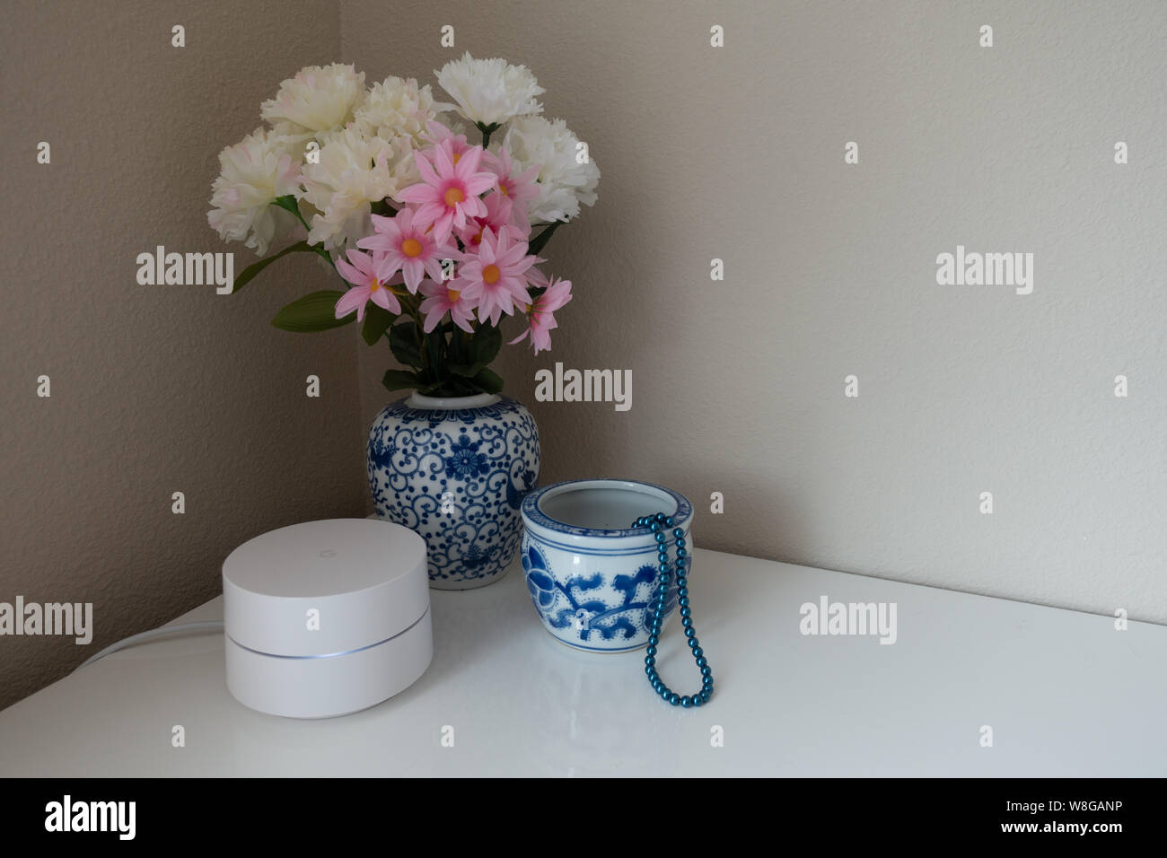 Orlando, FL/USA-8/9/19:A Google Wifi hub creates a Mesh Network ...