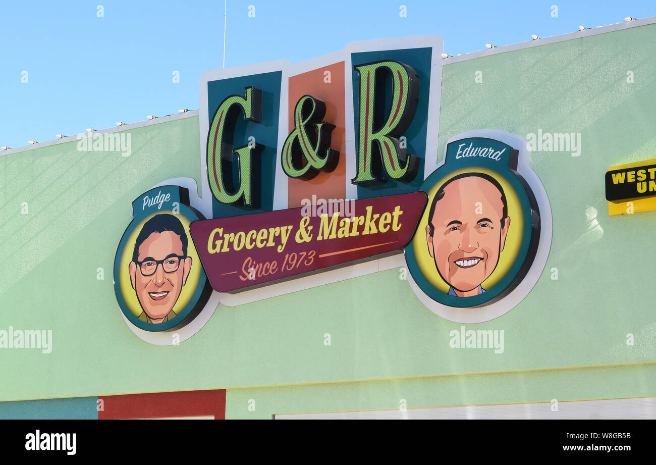 Indepednent grocery store hi-res stock photography and images - Alamy