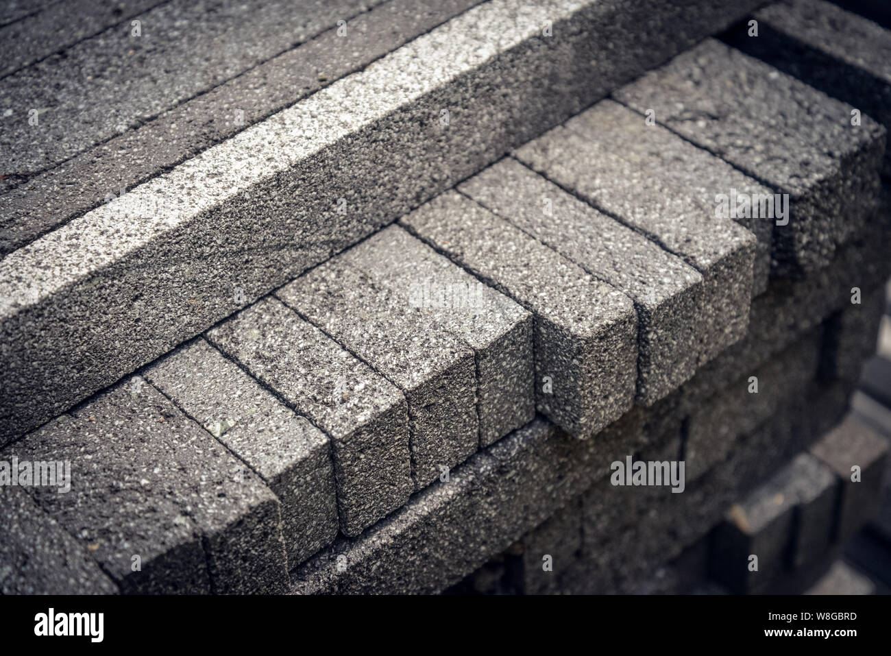 Stacked cinder blocks hi-res stock photography and images - Alamy