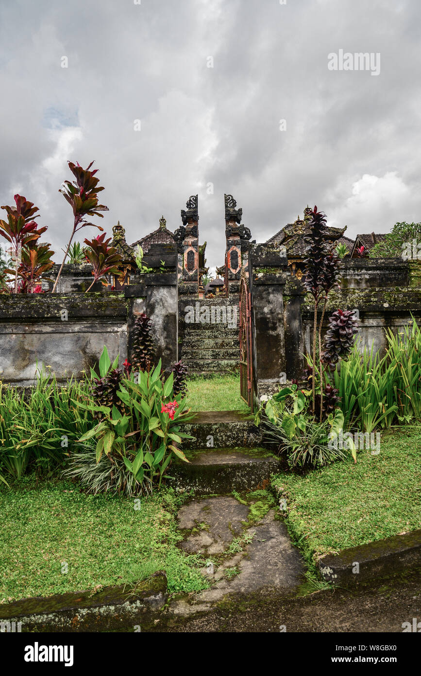 Small Hindu temple in Tabanan, Bali, Indonesia Stock Photo - Alamy