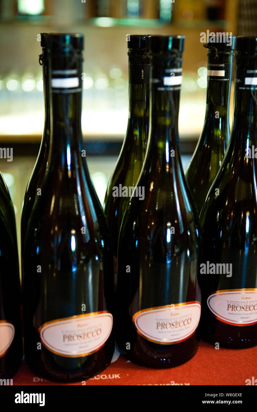 Prosecco bottles hi-res stock photography and images - Alamy