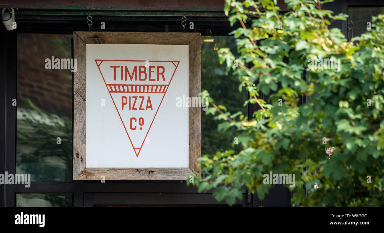 Timber pizza company hi-res stock photography and images - Alamy
