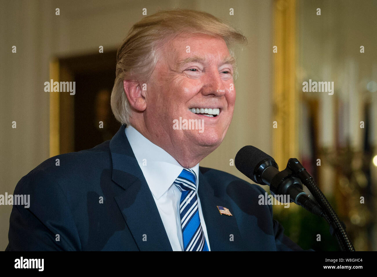 Donald trump smiling hi-res stock photography and images - Alamy