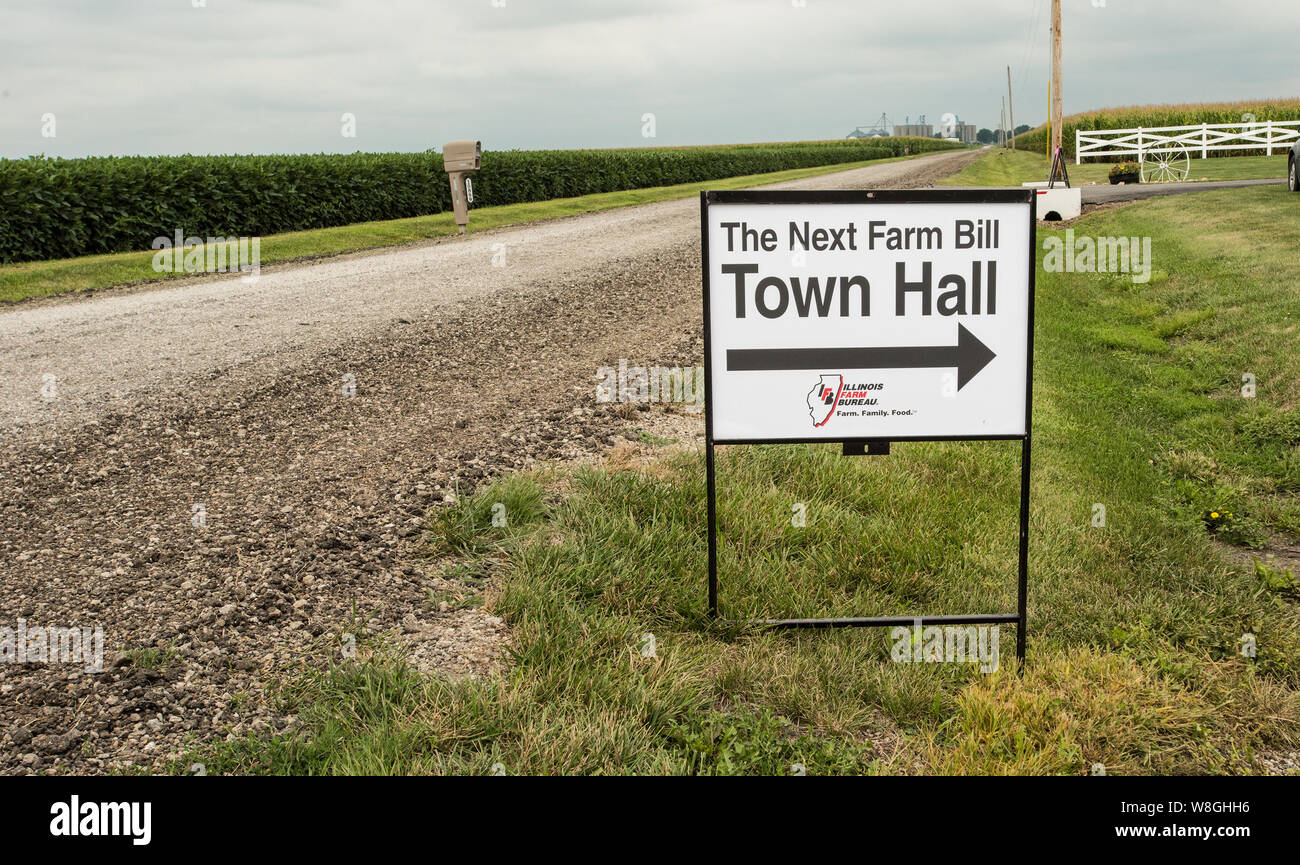 Illinois Farm Bureau sign posted alongside a farming community road ...