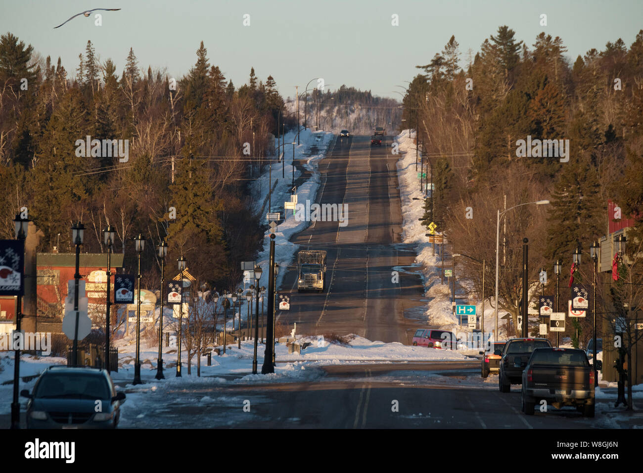 Traffic on highway 61 in Grand Marais MN 2/28/2018 Stock Photo - Alamy