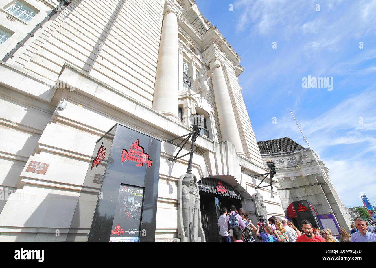 London dungeon museum london england hi-res stock photography and ...