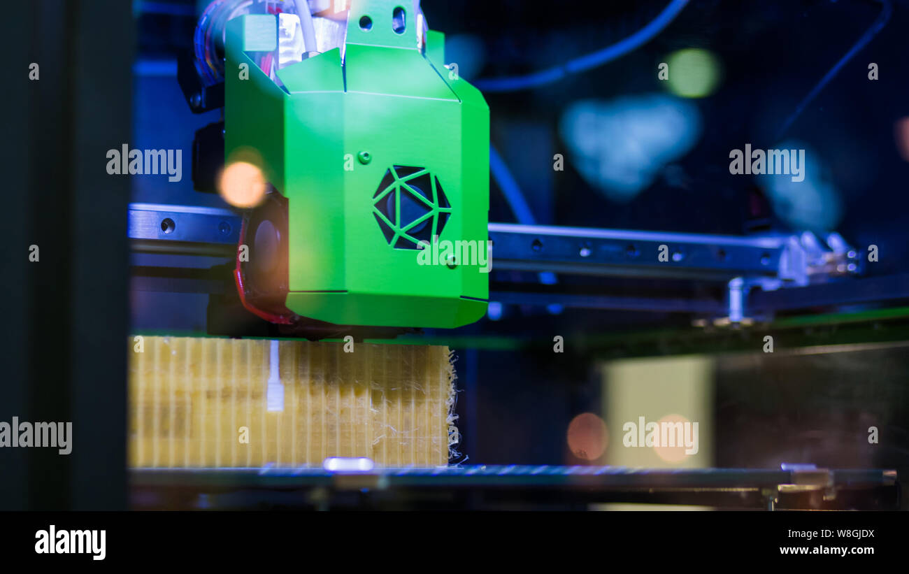 3D printing machine printing plastic model Stock Photo - Alamy