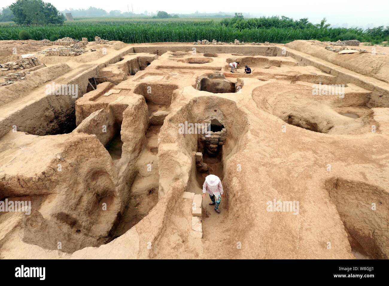 Chinese archaeologists excavate the ancient kilns of the Eastern Han ...
