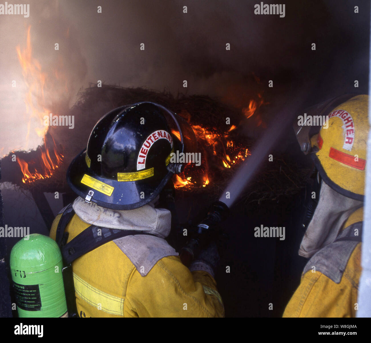 Fighting fires hi-res stock photography and images - Alamy