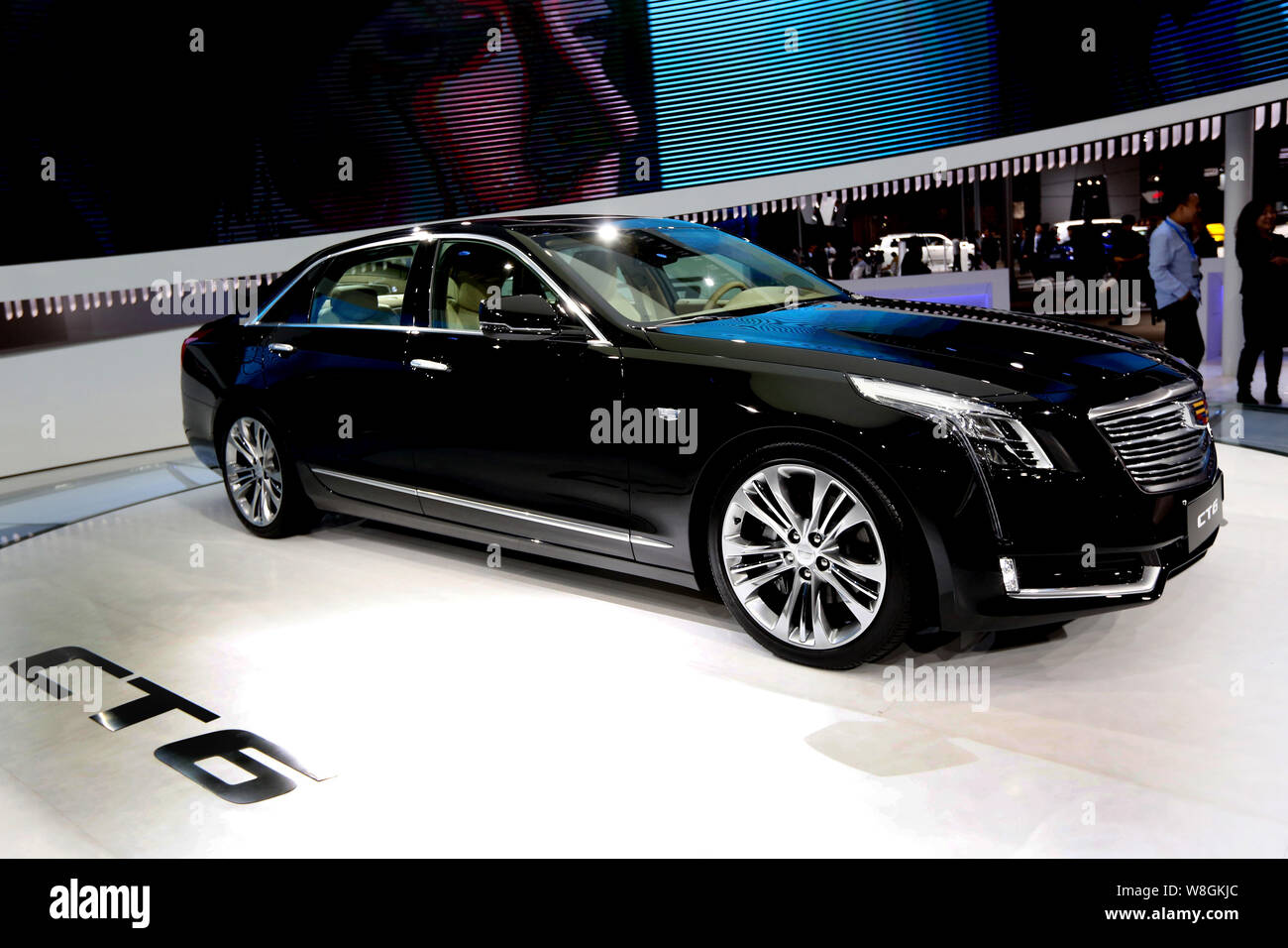 Cadillac ct6 plug in hi-res stock photography and images - Alamy