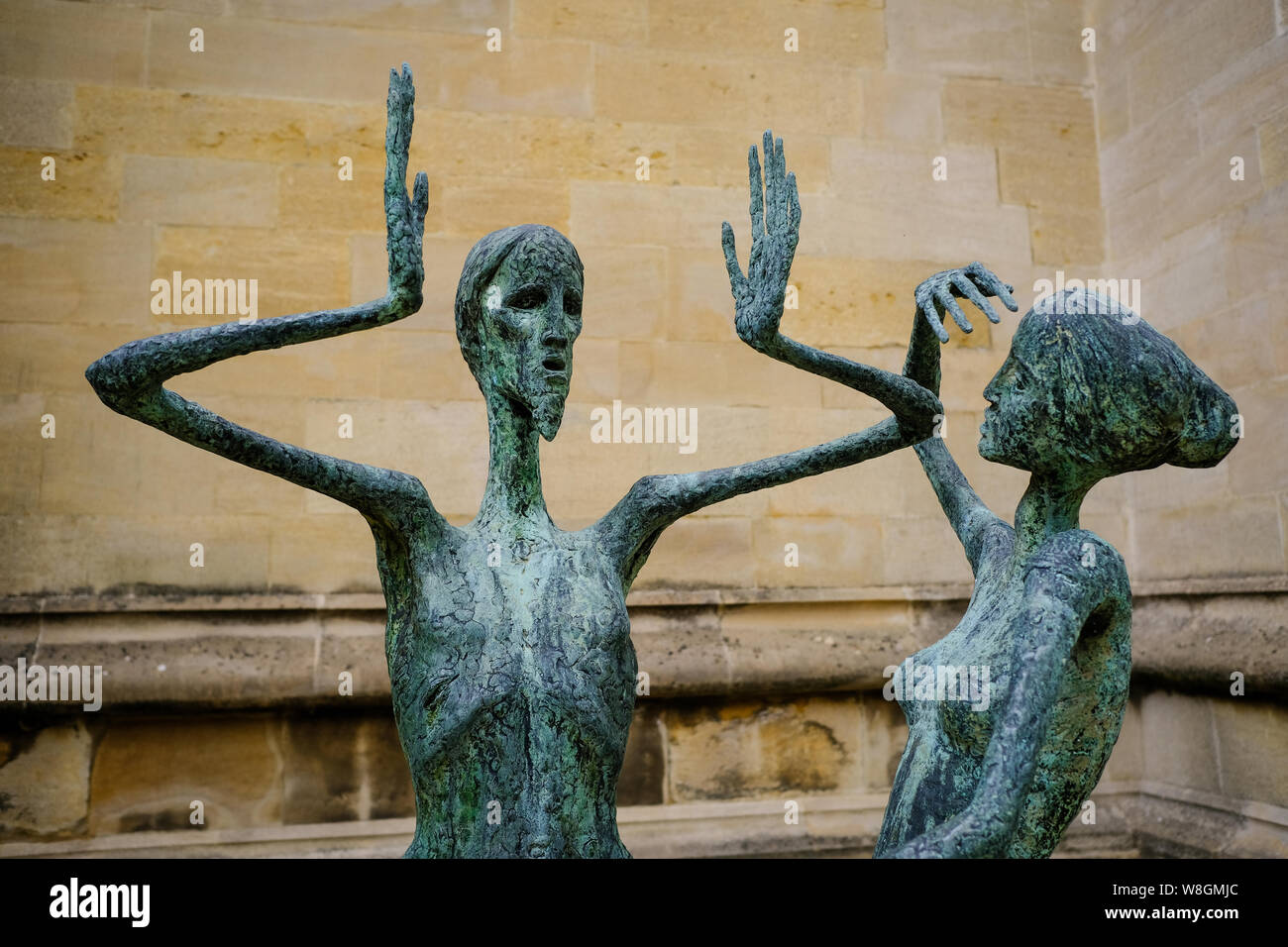 David wynne statue hi-res stock photography and images - Alamy