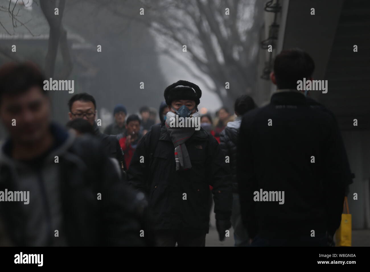 Beijing street smog masks hi-res stock photography and images - Alamy