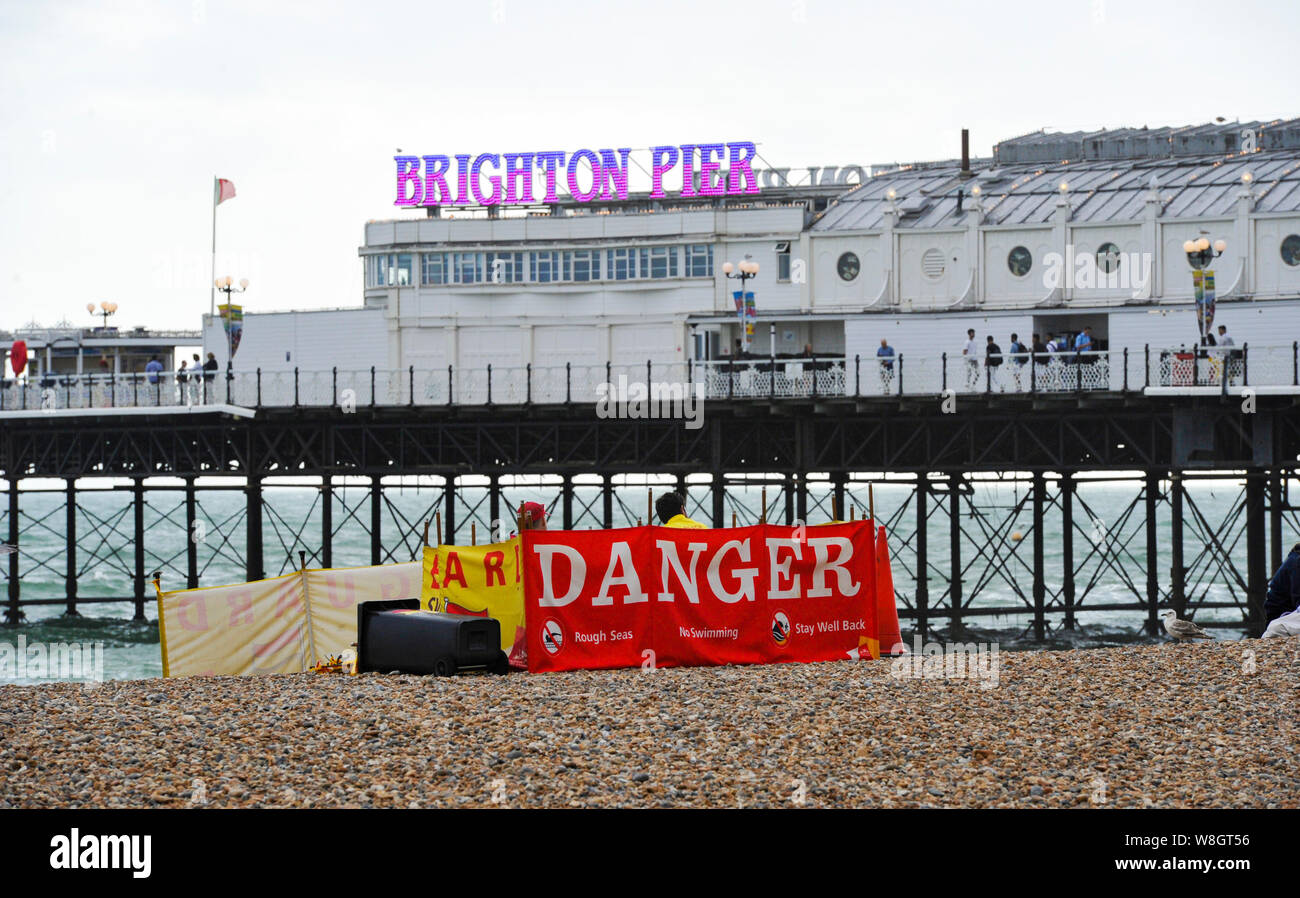 Windy weather warning sign hi-res stock photography and images - Alamy Windy weather warning sign hi-res stock photography and images - Alamy
