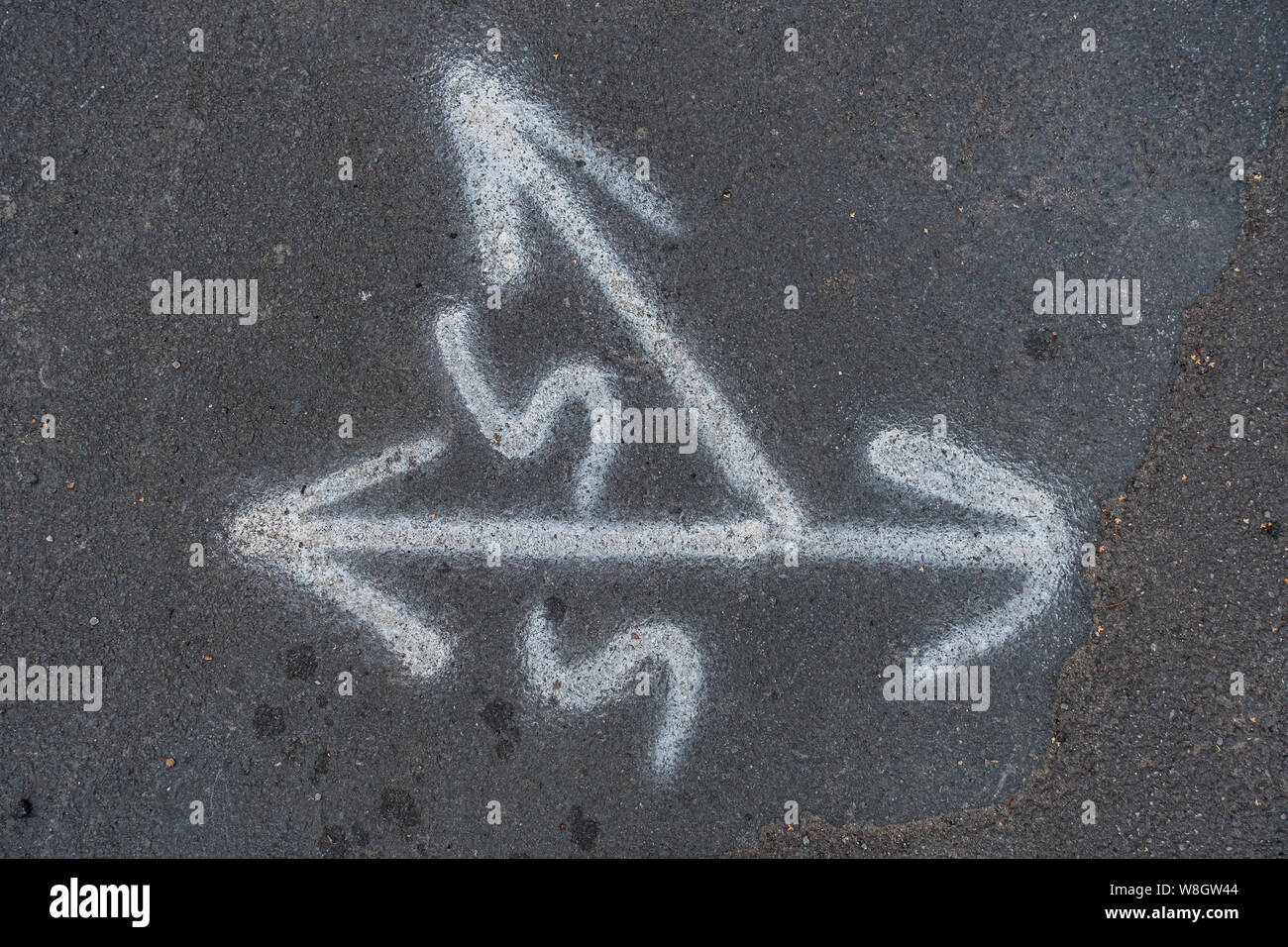Tarmac markings hi-res stock photography and images - Alamy