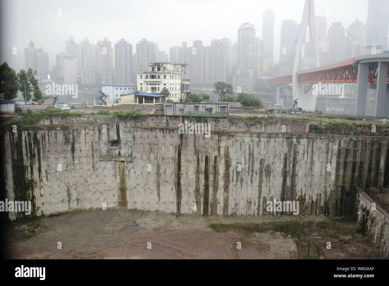 Deep pit hi-res stock photography and images - Alamy