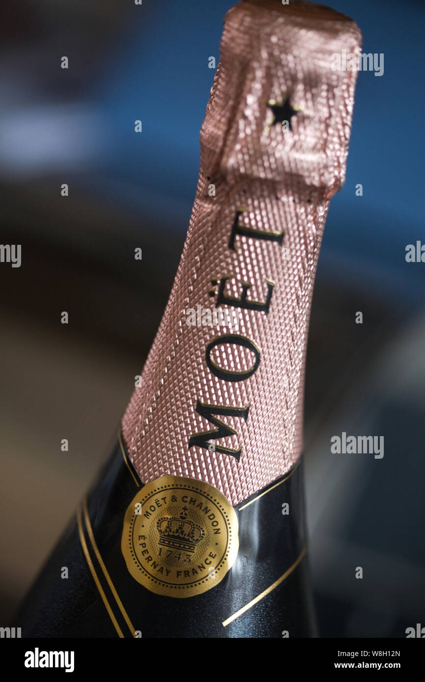 Champagne Bottle - Moet & Chandon Rose Imperial Stock Photo - Alamy
