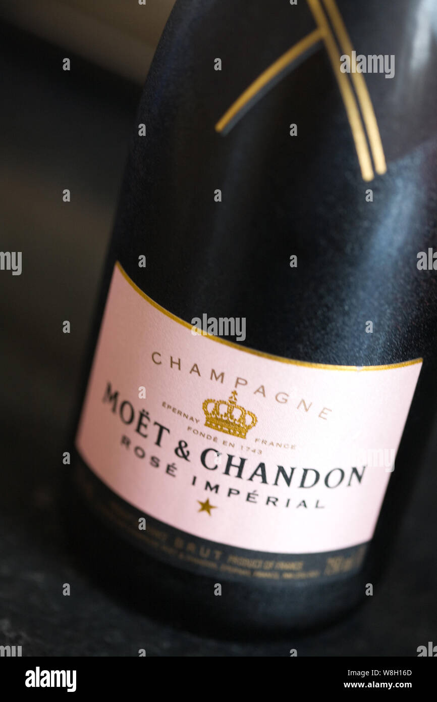 Champagne Bottle - Moet & Chandon Rose Imperial Stock Photo - Alamy