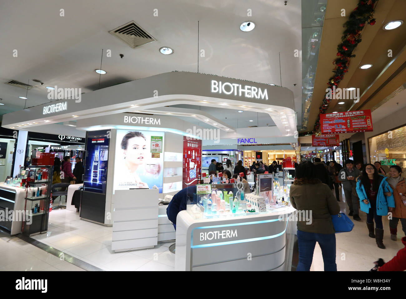 Lancome store hi-res stock photography and images - Alamy