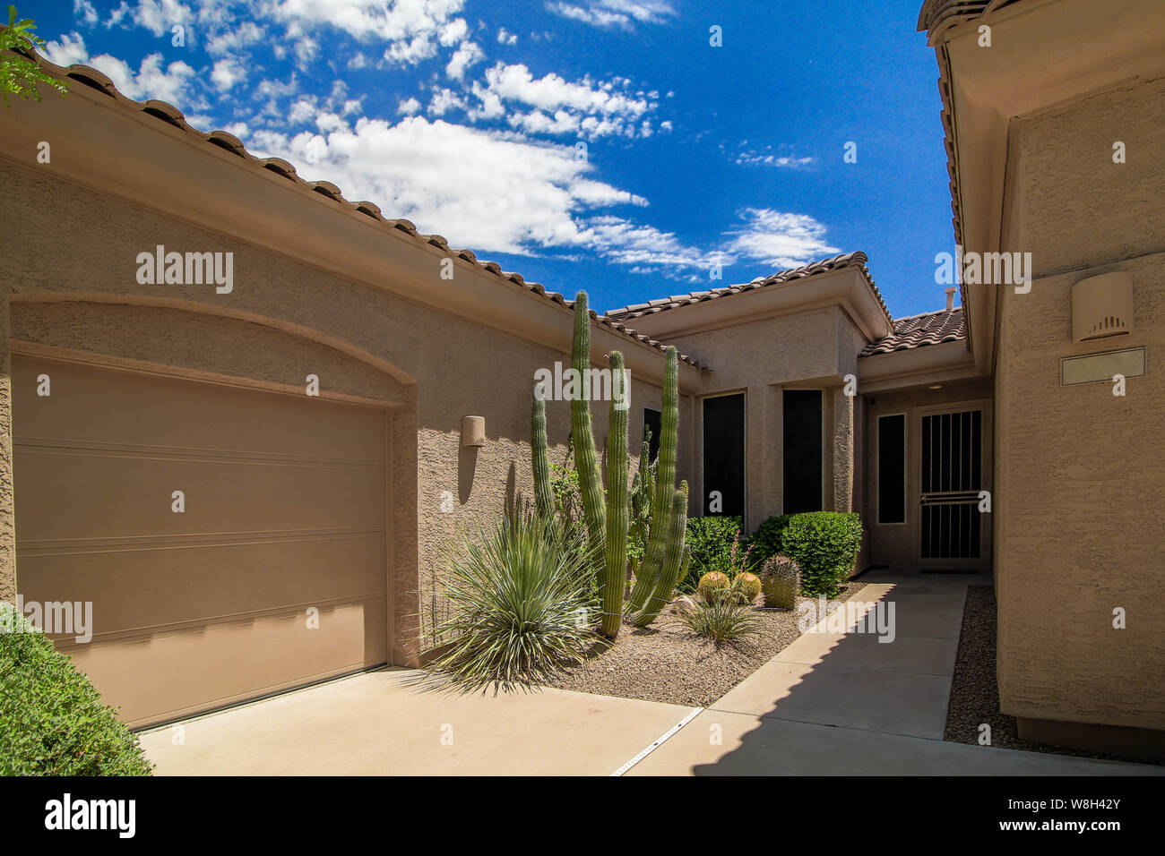 South west style home in Phoenix Stock Photo - Alamy