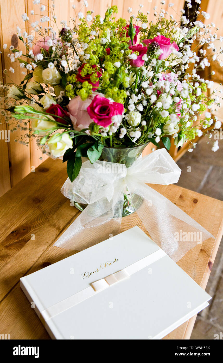 Wedding guest messages hi-res stock photography and images - Alamy